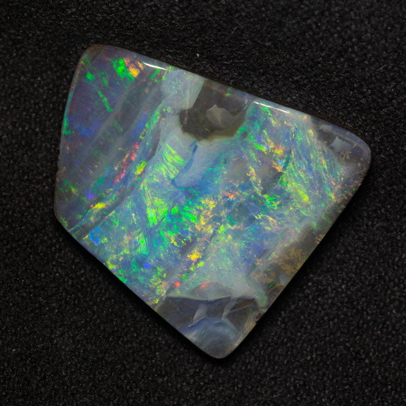 14.17 ct boulder opal 21.3x18.3x4.1mm