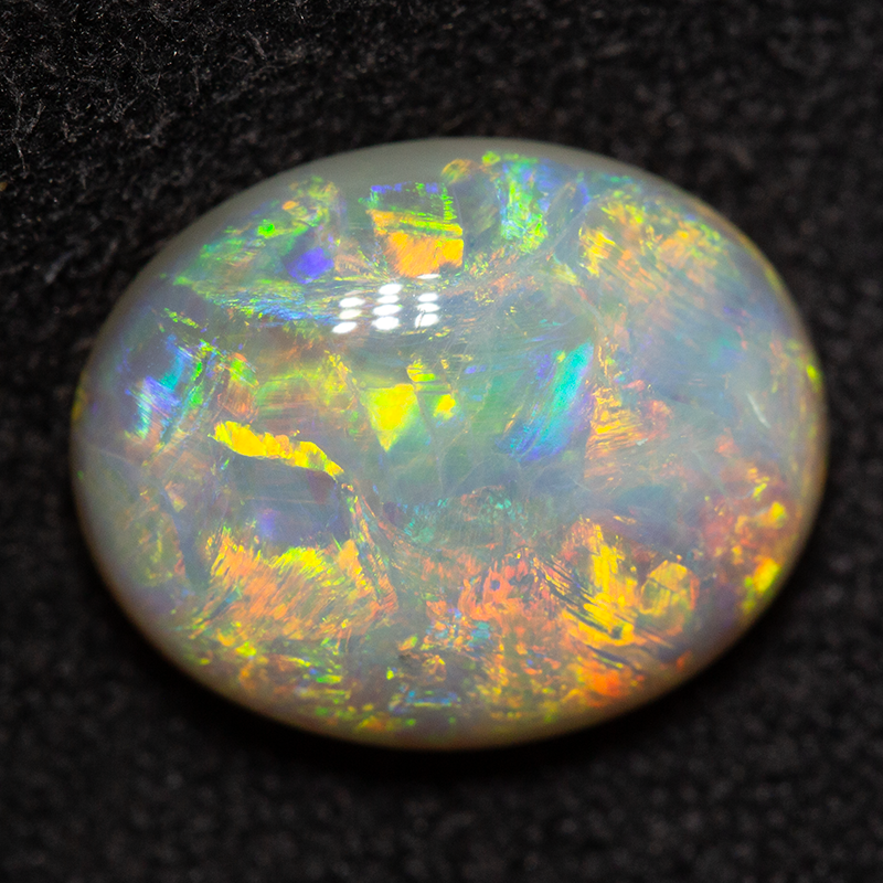 2.69 ct dark opal 10.9x9x4.5mm