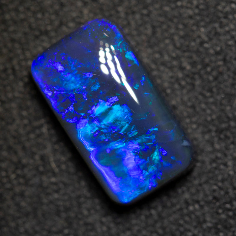 2.73 ct black opal 11.1x6.4x4.3mm