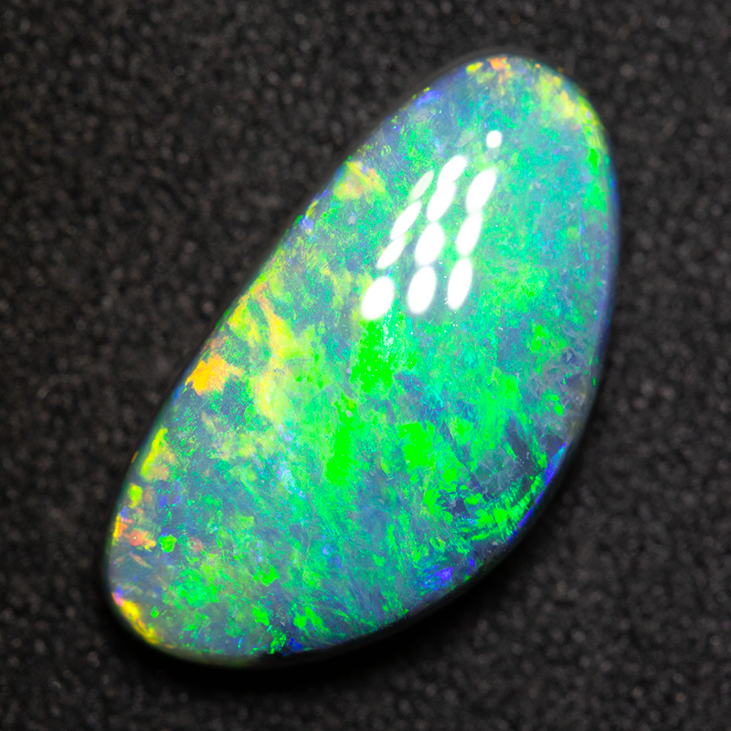 4.24 ct black opal 16.2x8.8x4.6mm