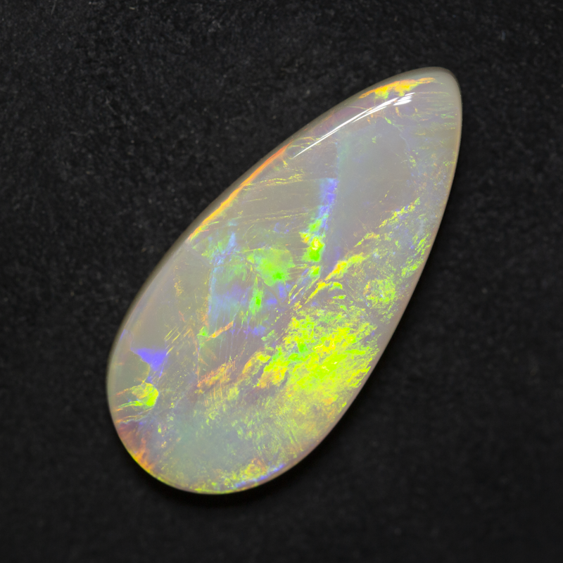 6.69 ct white opal 22.7x10.8x4.2mm